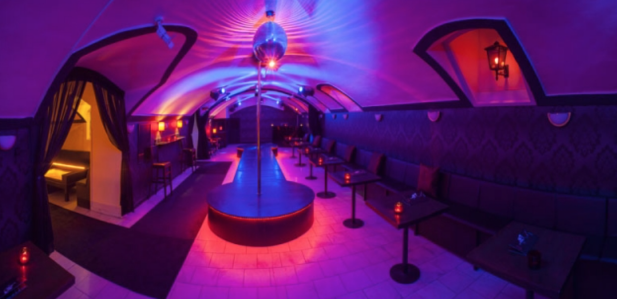 4PLAY LOUNGE - StripClubGuide.com